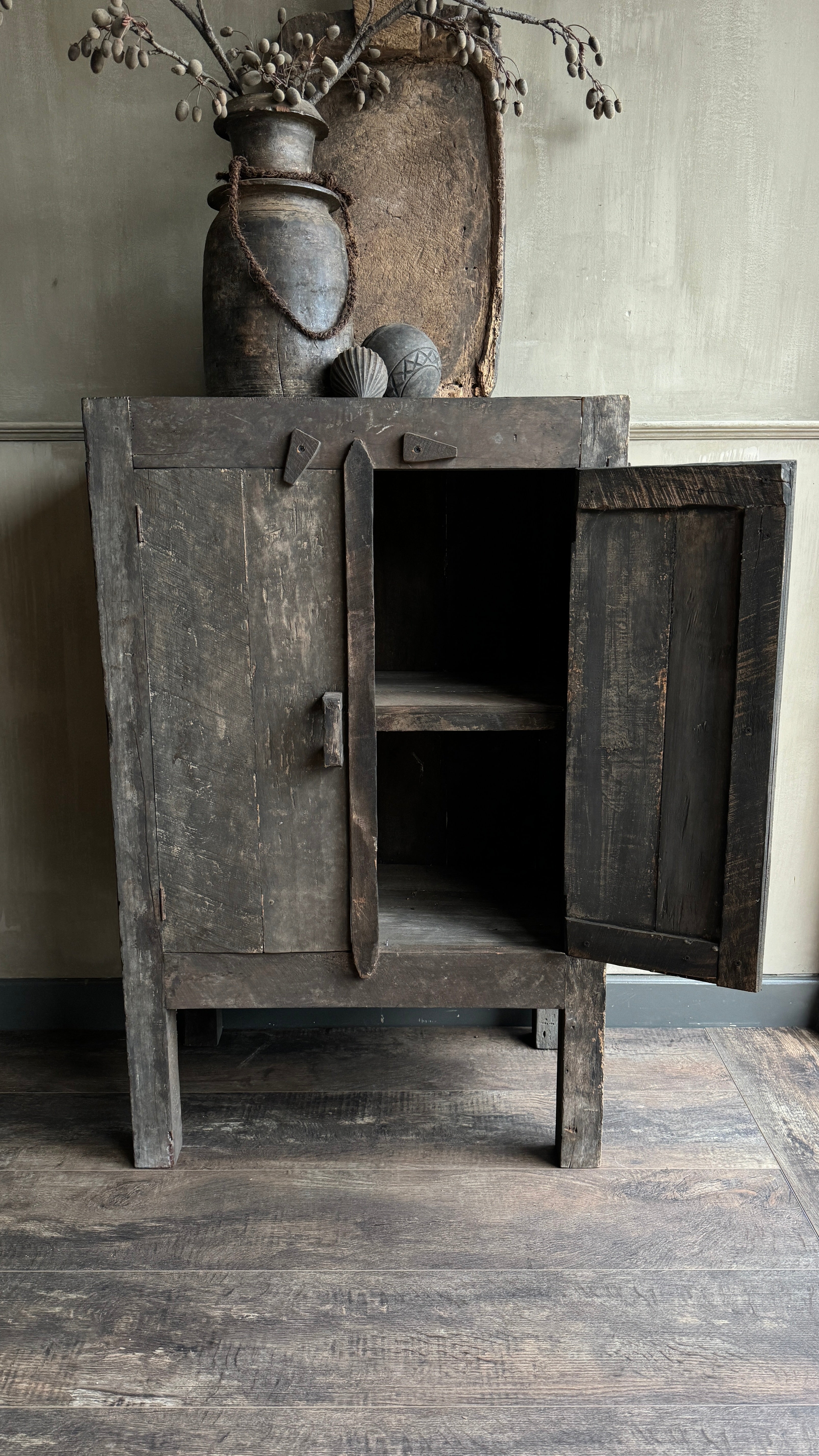 2deurs kast - Old Barn – Oud en Stoer Woonaccessoires