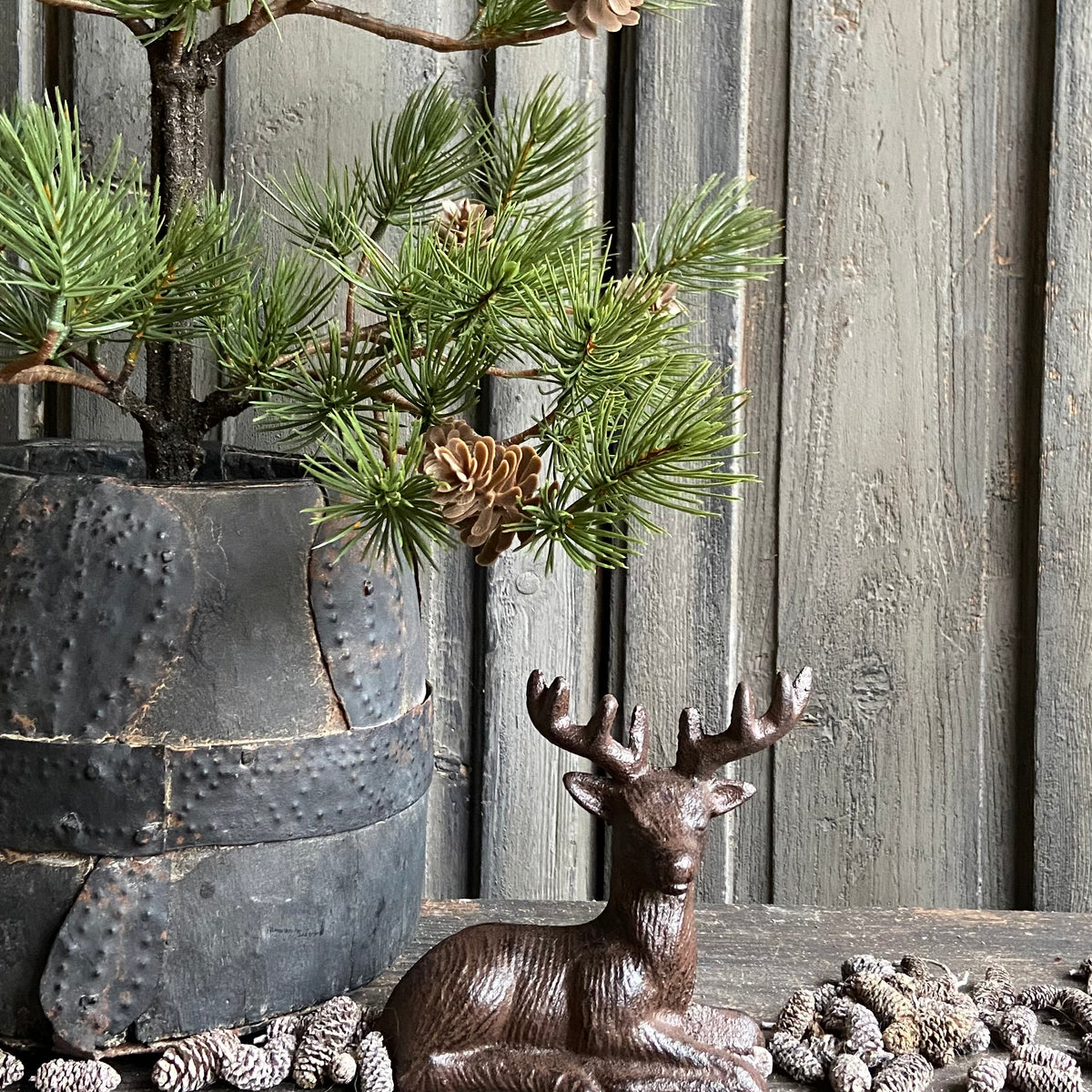 Hert liggend – Oud en Stoer Woonaccessoires