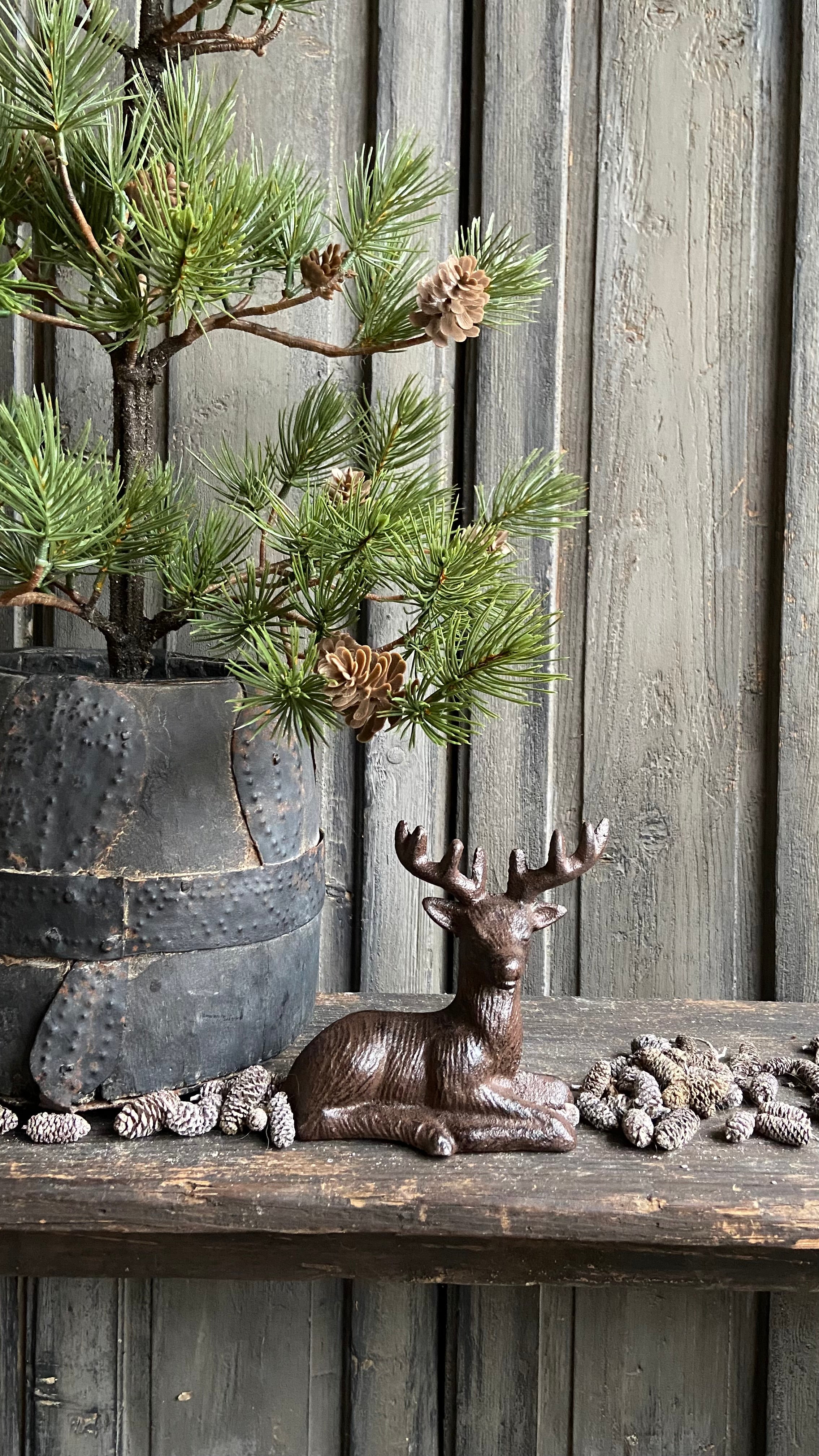 Hert liggend – Oud en Stoer Woonaccessoires